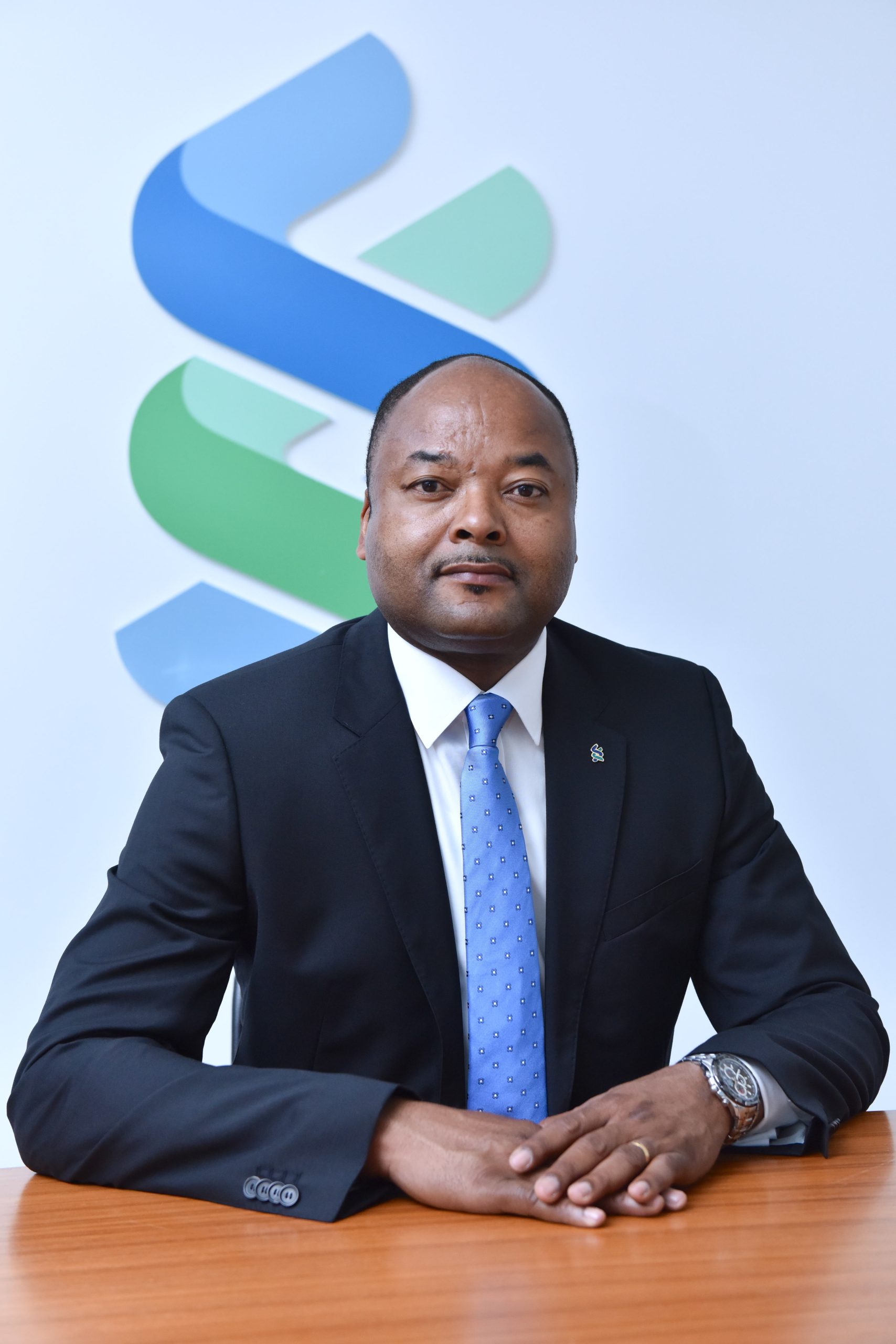 Mathieu Madeng, nommé PCA de Standard Chartered Côte d’Ivoire ...